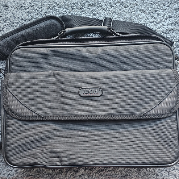 ICON | Bags | Icon Laptop Bag Black | Poshmark